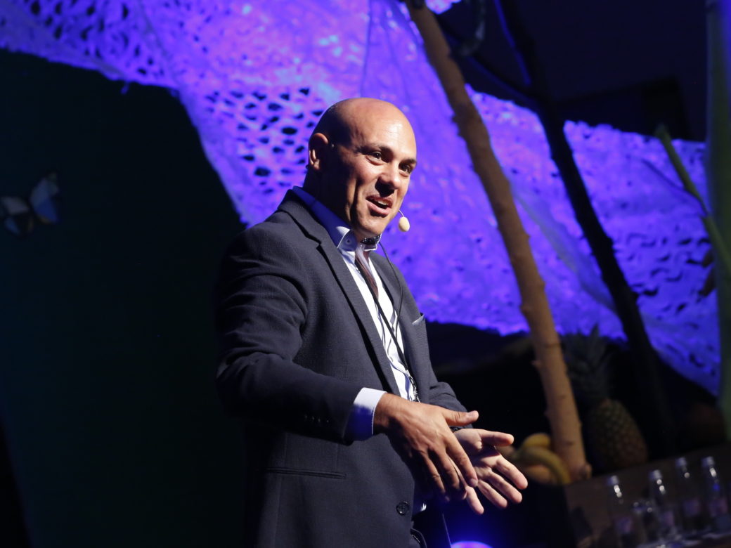 Adam Fields - Dagvoorzitter