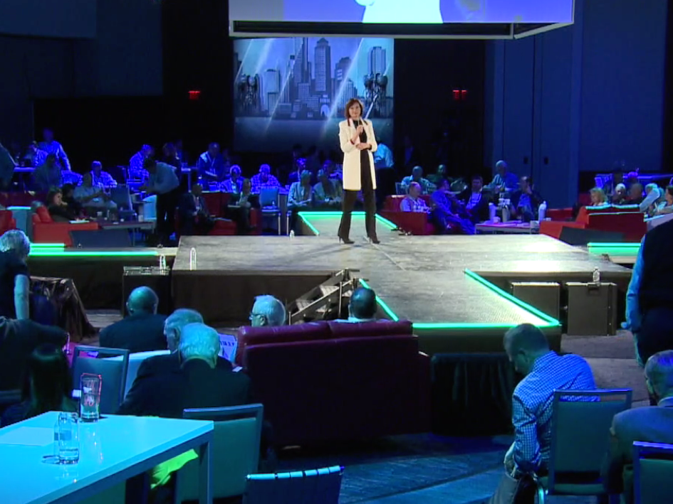 Kristin Arnold - Masters in moderation